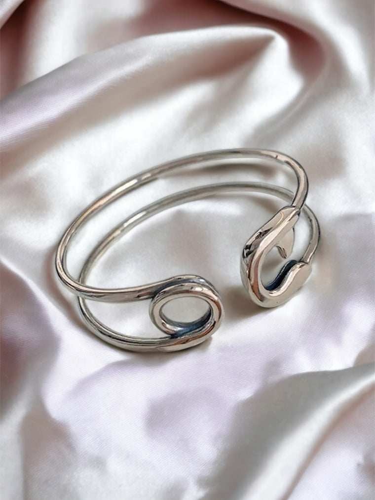 Safety pin bangle – SWYC
